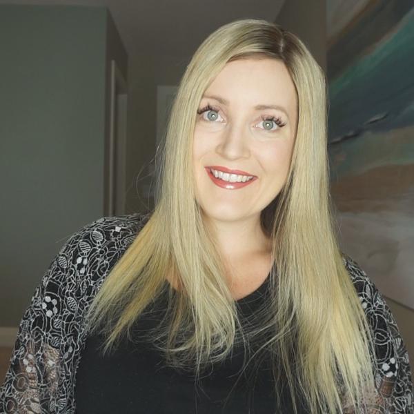 Top Form 18" Topper Review - by Guest Blogger Allison Kroeker – Wigs.com