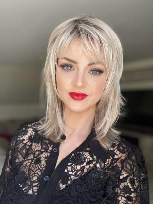 Miranda by Envy | Synthetic Wavy Wig – Wigs.com